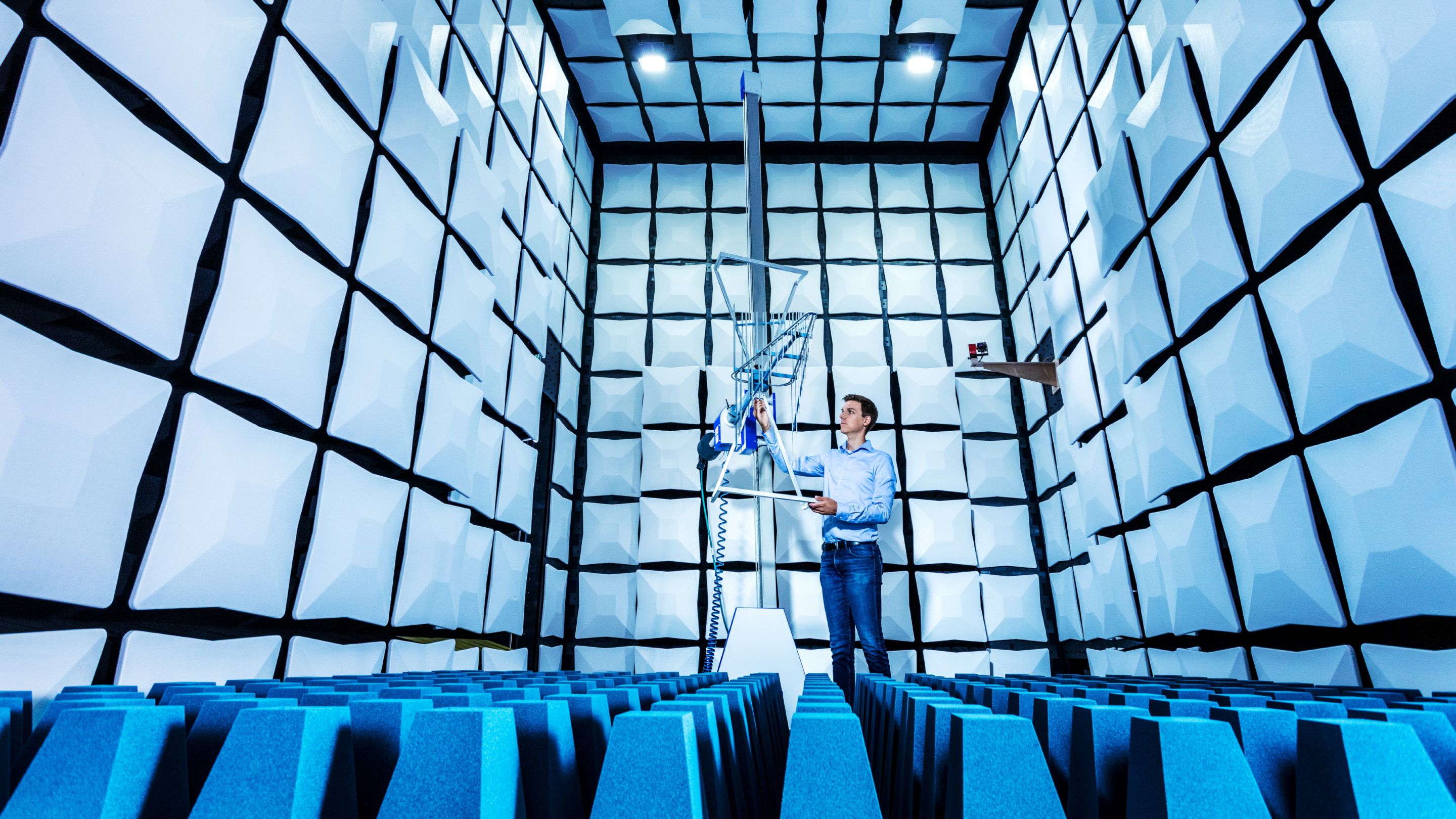 Electromagnetic Compatibility, Signal & Power Integrity 2026 | Rohde ...